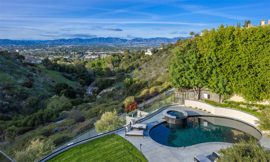 EDM DJ Marshmello Picks Up an $11 Million Mansion – Elegant Properties